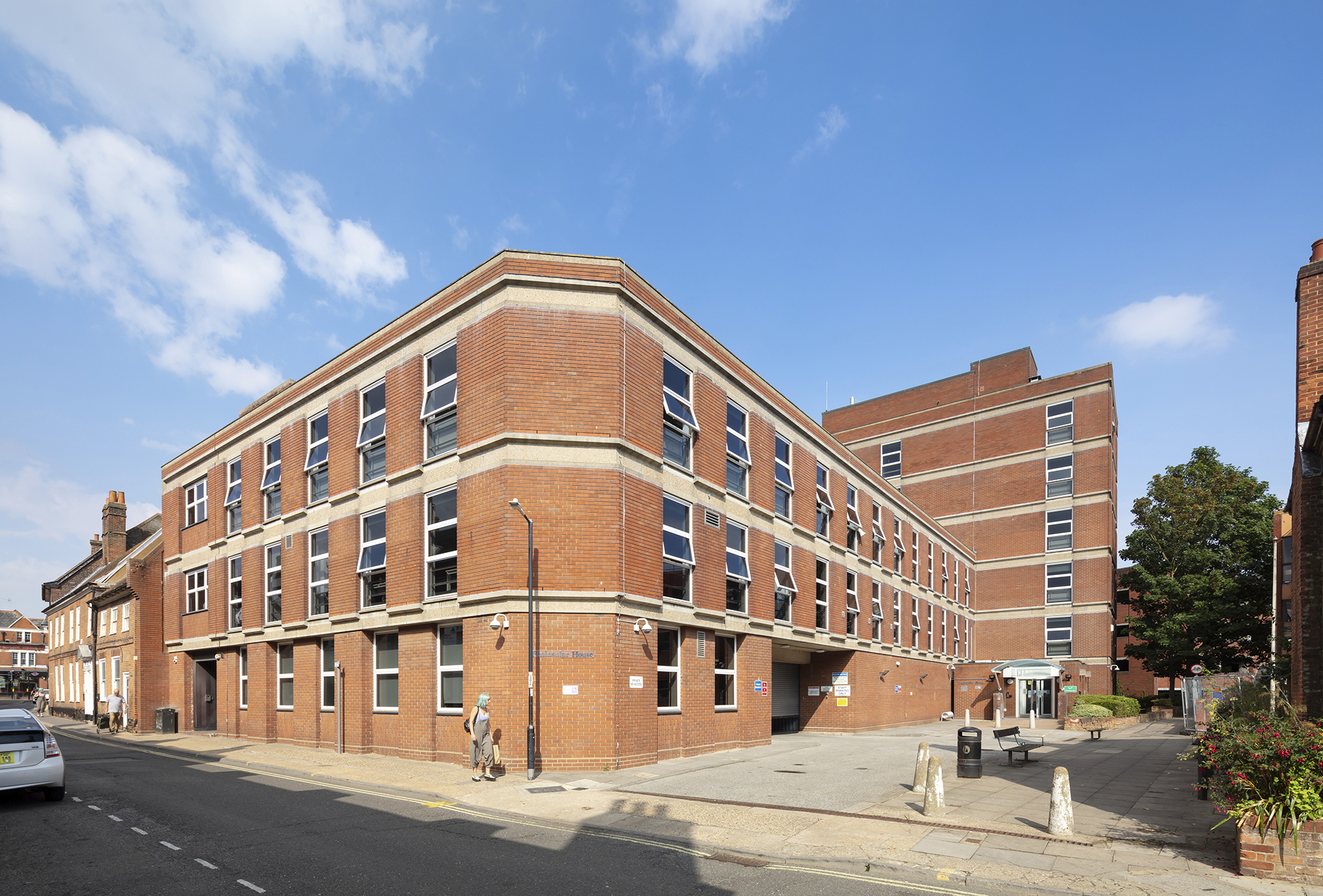 Office fit out, probation service - Wates